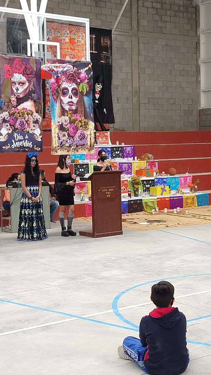 Realizan alumnos de la secundaria técnica 42 altar de día de muertos ...
