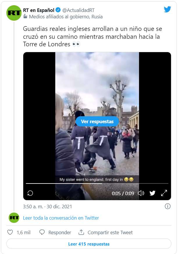 Video: Guardia de la reina isabel ii pisotea a un niño distraído | La ...